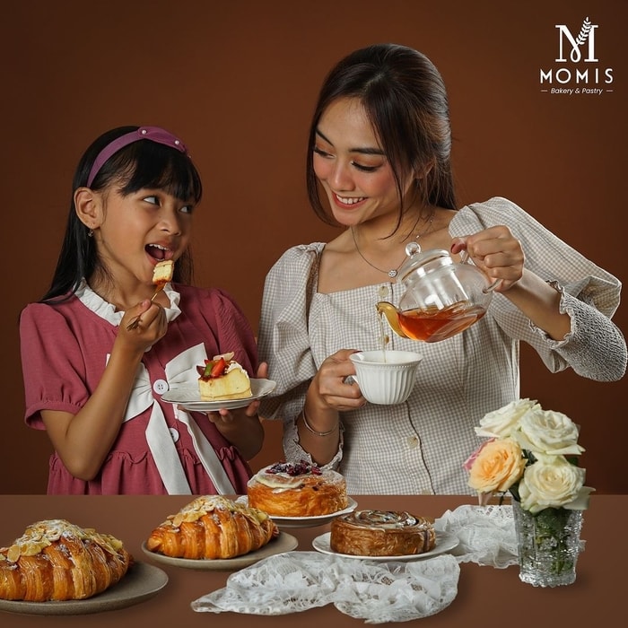 Momis Bakery - Hidangan Lezat Bersama Keluarga